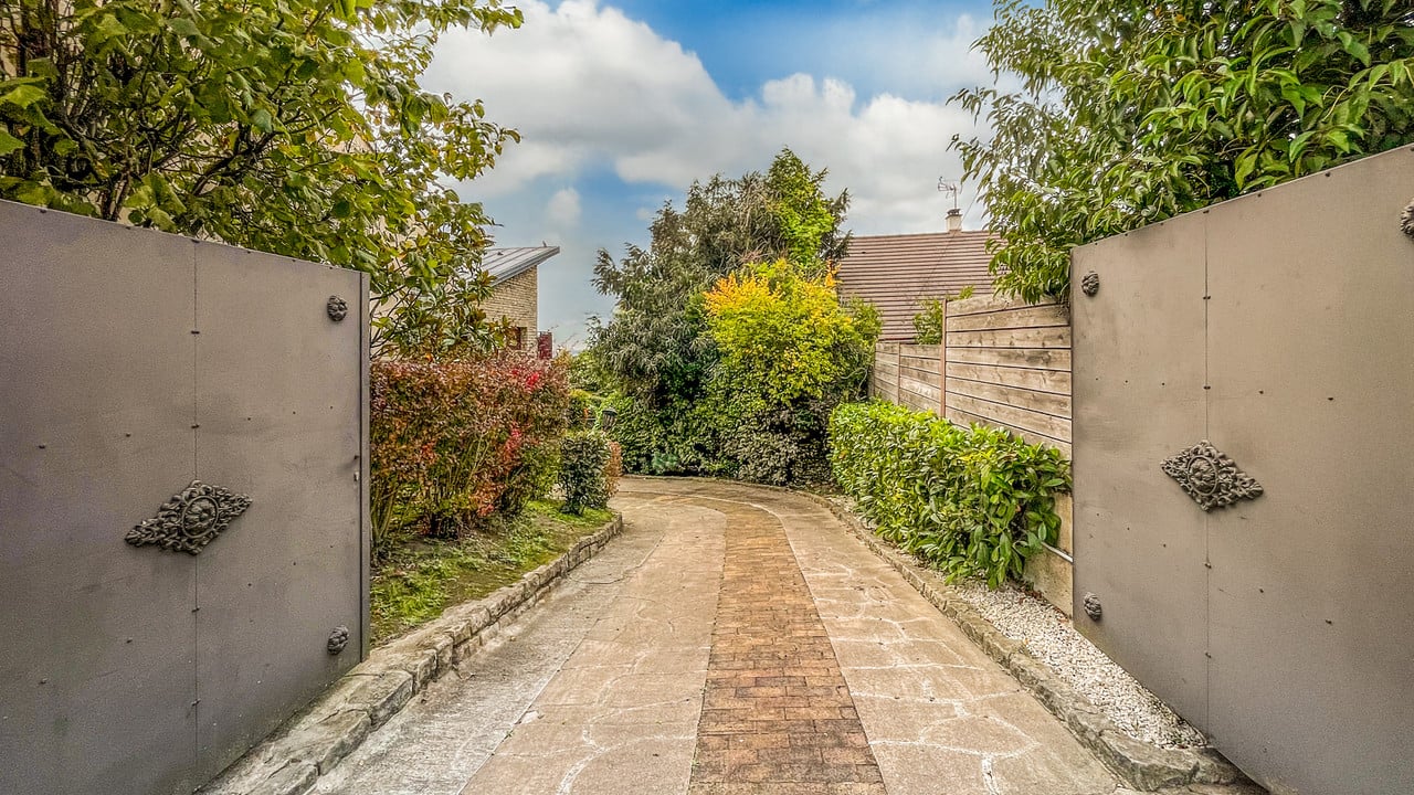 House in Val-d'Oise, Île-de-France | Maison en France